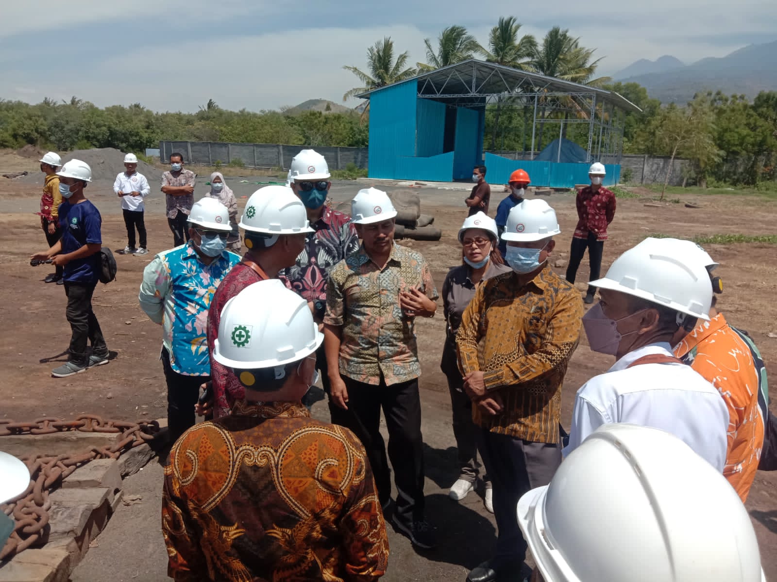 Launching Operasional PT Dok dan Perkapalan Air Kantung Lombok Timur ...