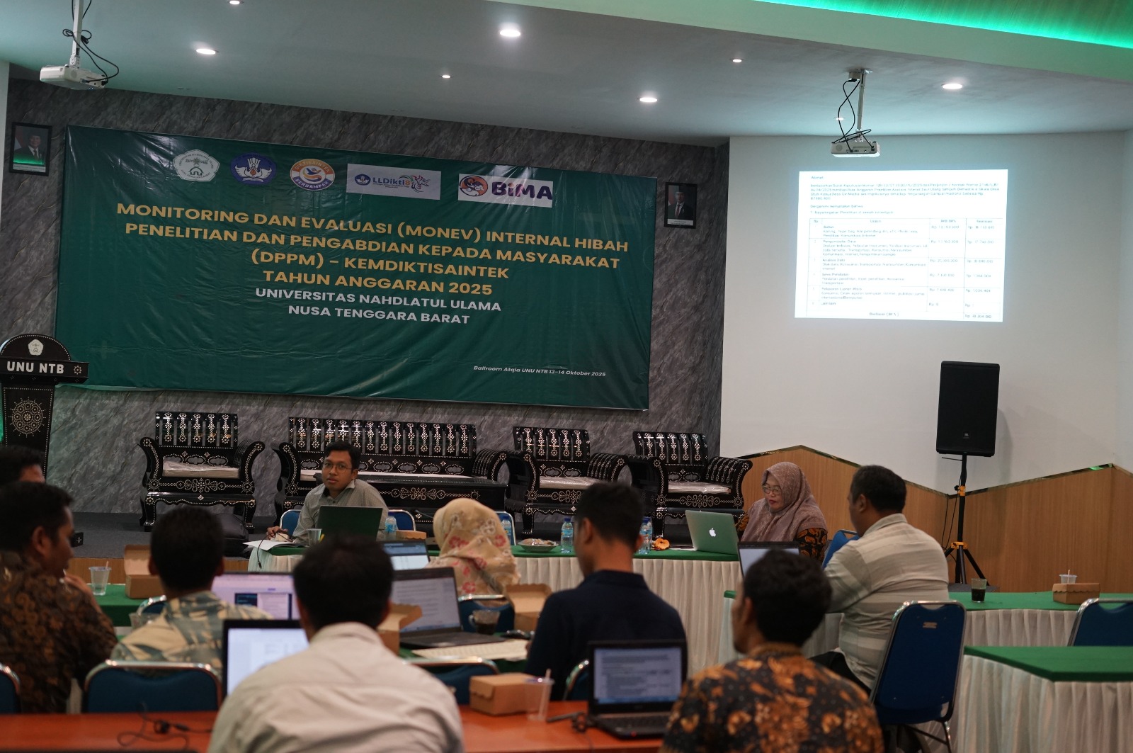 LP2M UNU NTB Hadirkan Reviewer Nasional untuk Monev Hibah